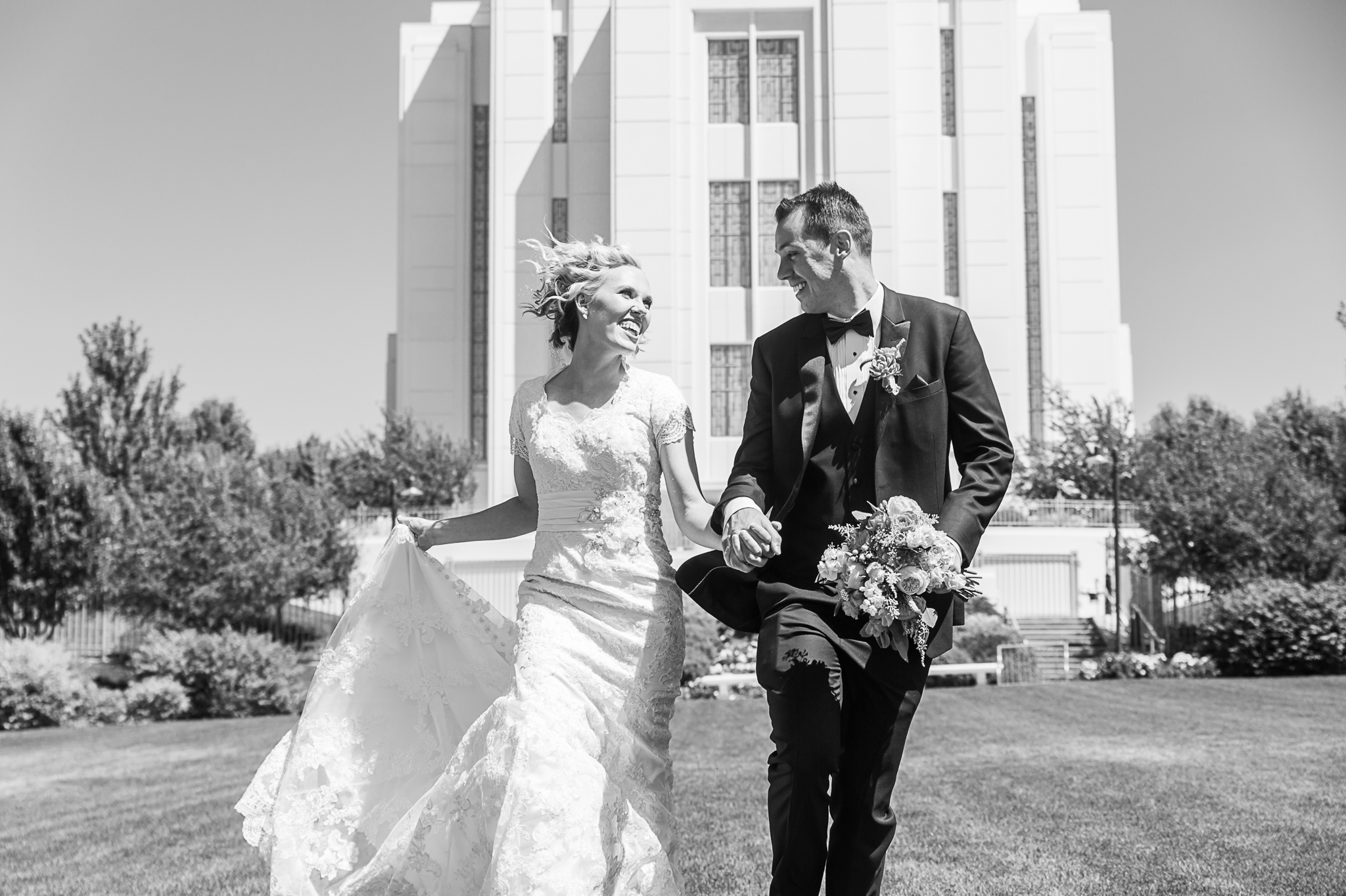 Idaho Summer Backyard River Wedding | Rexburg Temple - kendrasuephotos.com